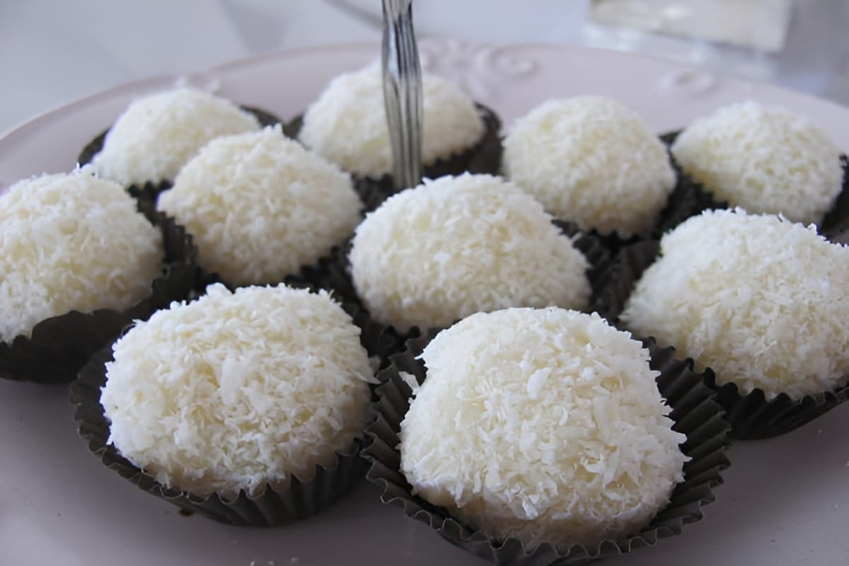 Receita de Docinhos De Coco Fácil perfeito para festinhas