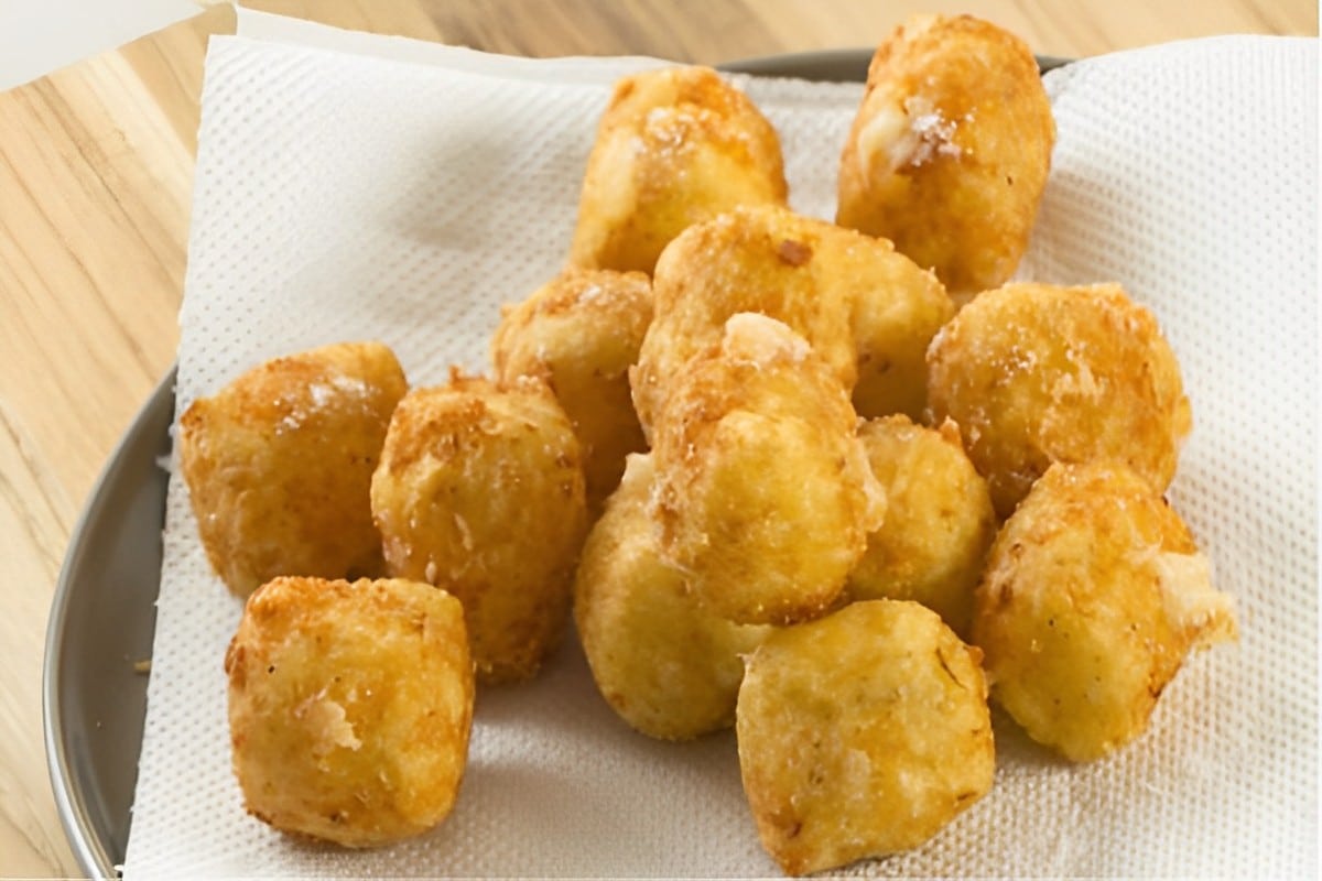 Bolinho de mandioca com muçarela perfeito para o lanche da tarde