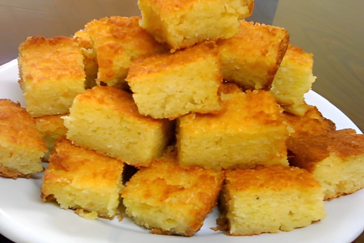 Bolo de mandioca com coco fácil de fazer e fica delícioso