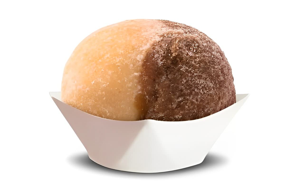 Casadinho esse docinho é feito de brigadeiro branco com brigadeiro preto