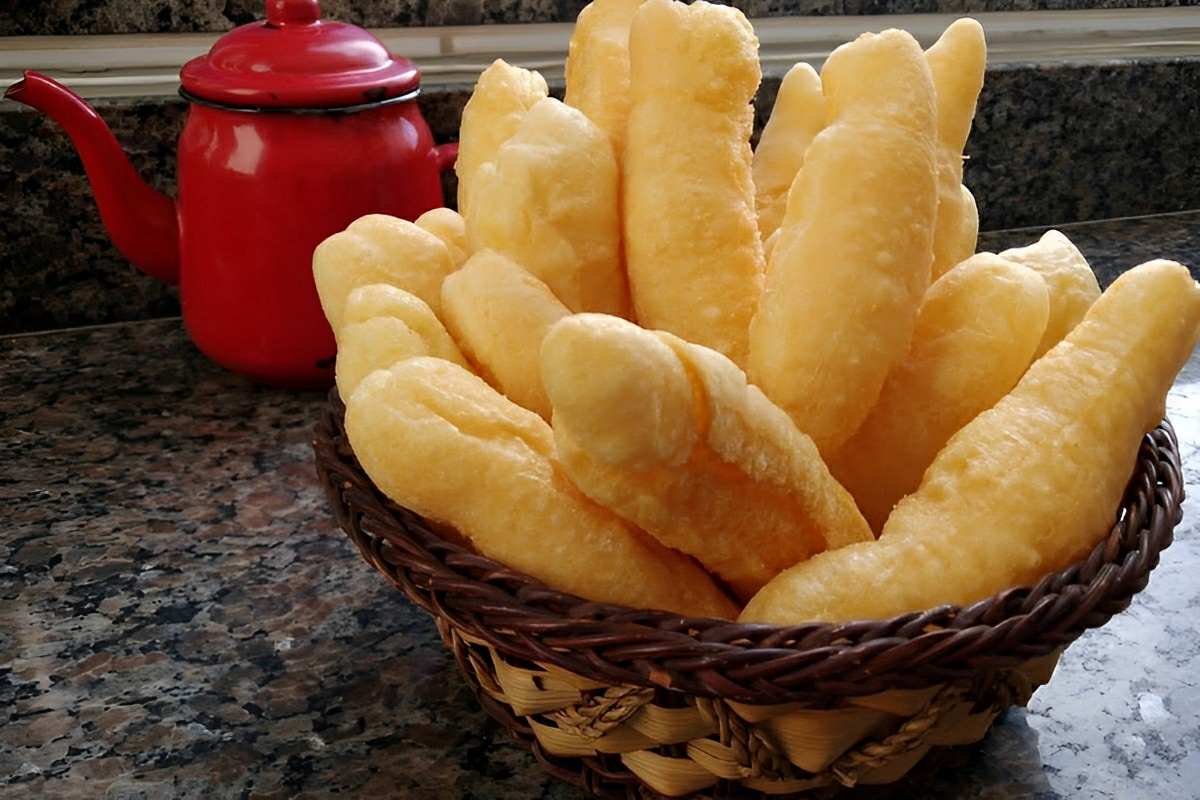 Biscoito de polvilho frito um biscoitinho muito simples que é ...