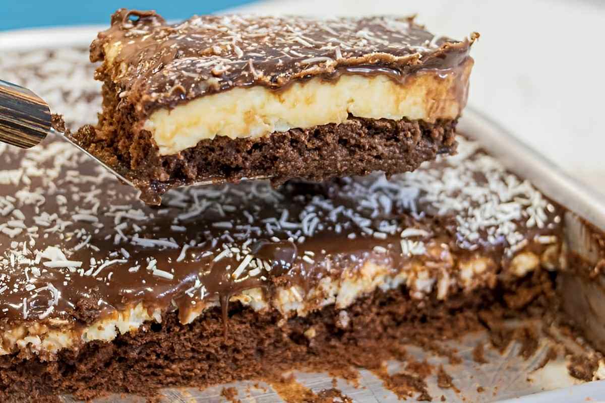 Bolo prestígio de colher fica perfeito com uma massa fofinha e um ...