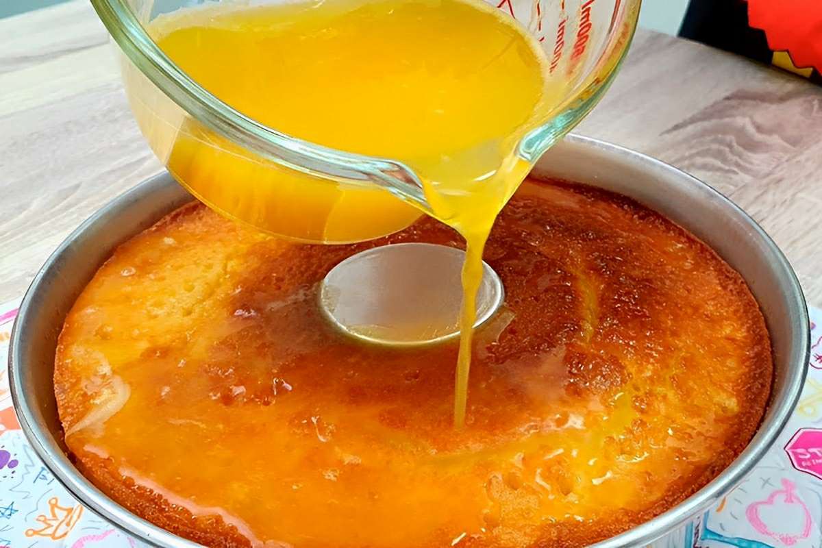Bolo de laranja fofinho e molhadinho perfeito que a hora do seu café