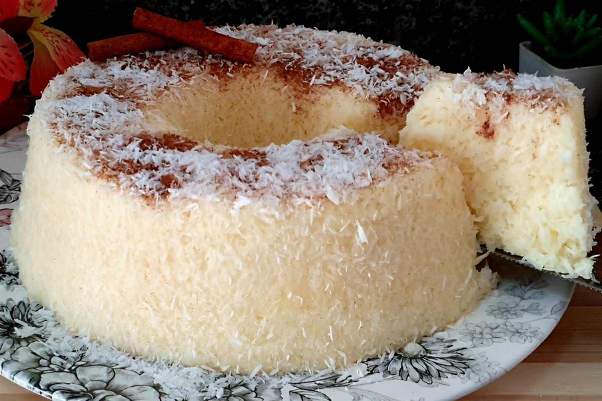 Bolo de tapioca fica irresistível se você fizer vai se apaixonar por ...