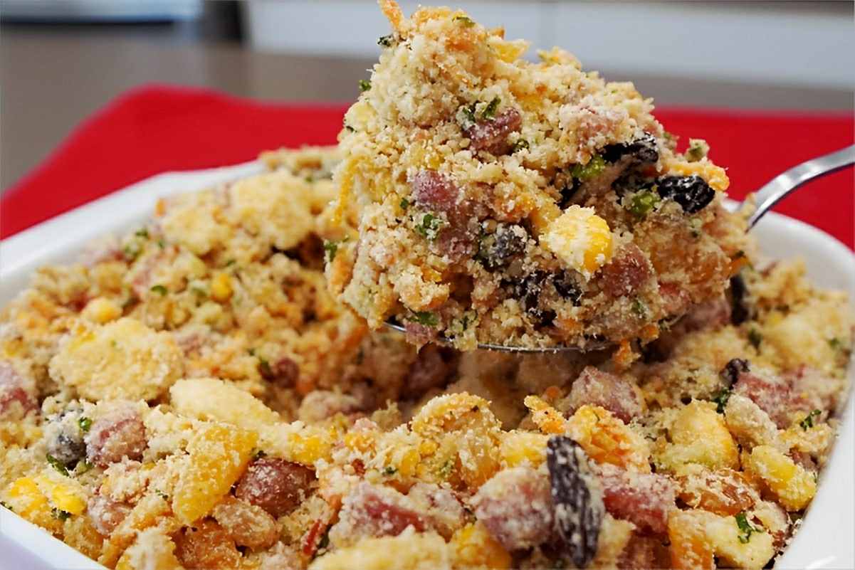 Farofa completa bem temperada fica ótima para acompanhar suas refeições ...