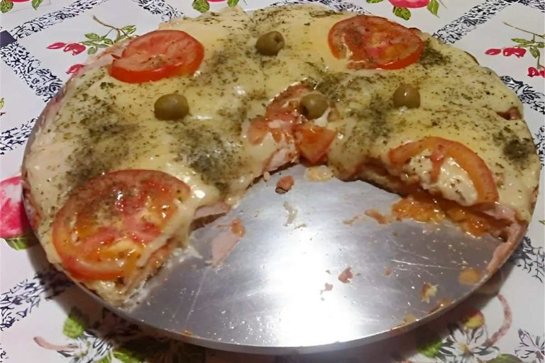 Pizza de pão de forma uma forma muito fácil de fazer uma pizza ...