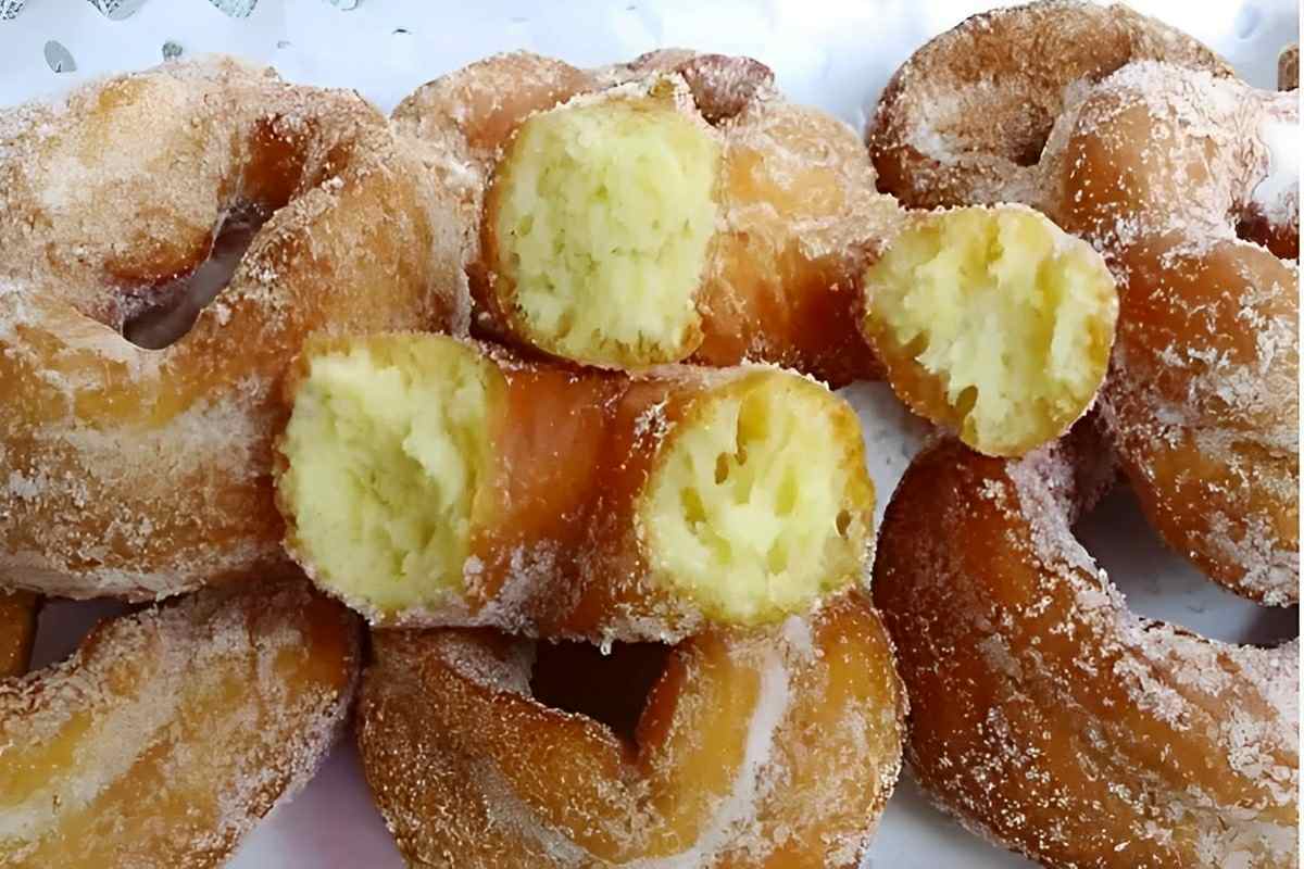 Rosquinha frita um lanchinho doce de vovó que faz a alegria de todo ...