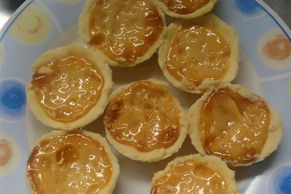 Empada doce com leite condensado fácil com ingredientes bem simples