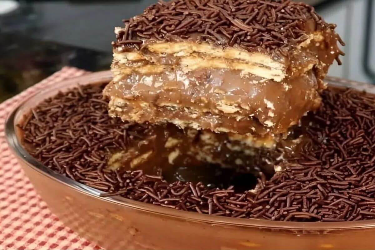 Pavê de brigadeiro uma versão diferente bem chocolatuda dessa receita ...