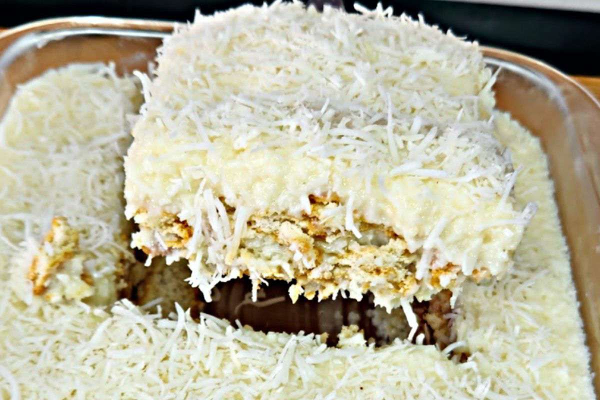 Pavê de coco bem molhadinho e não dá trabalho nenhum para fazer