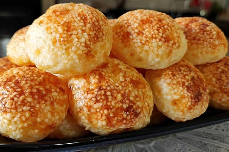 Pão de tapioca granulada para você substituir o pão francês na hora do café
