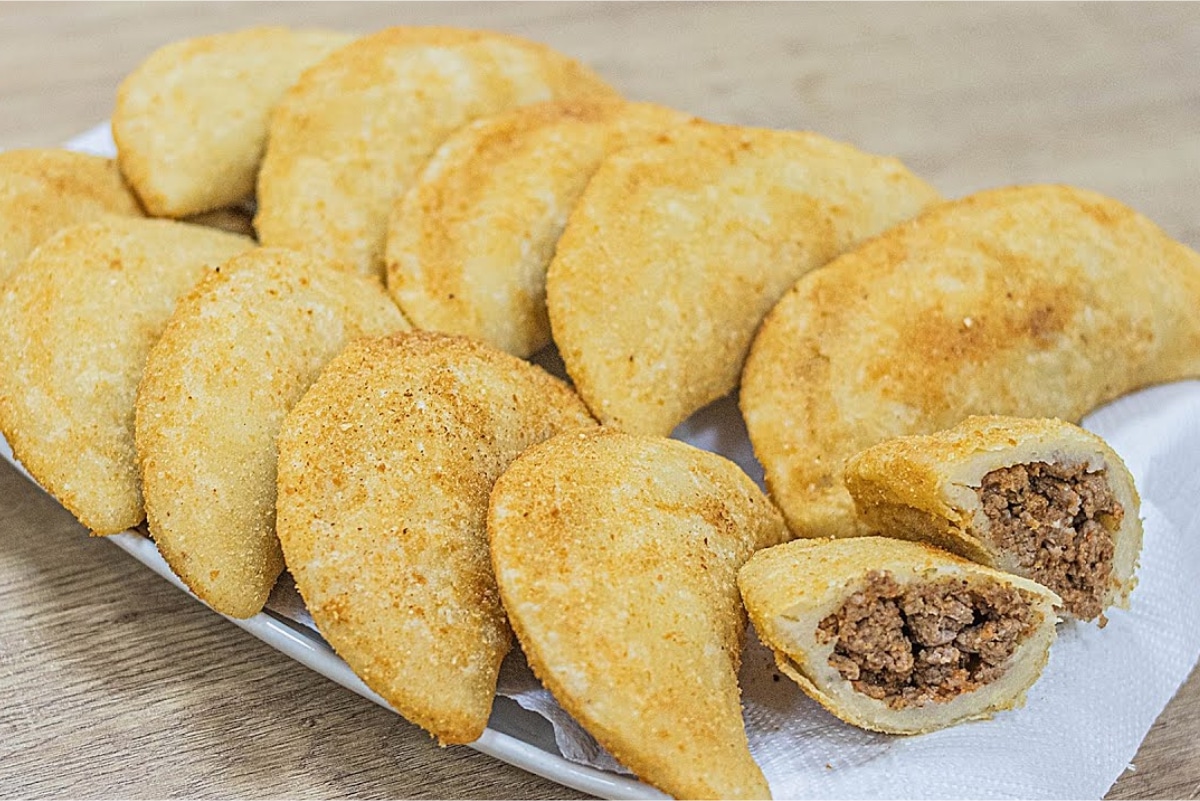 Aprenda a fazer risoles de carne moída irresistíveis para lanchar ou ...