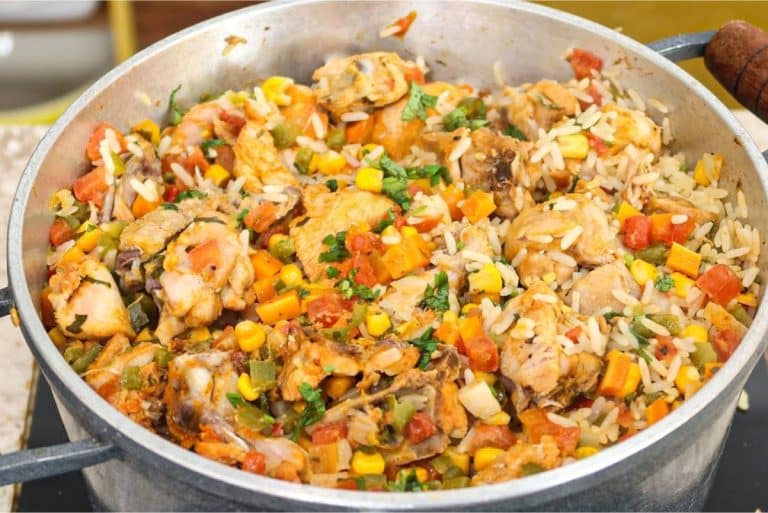 Receita de Galinhada Simples: Sabor Tradicional e Fácil de Fazer