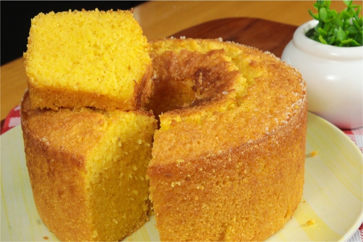 Bolo fácil de liquidificador com milho – fofinho e delicioso para ...