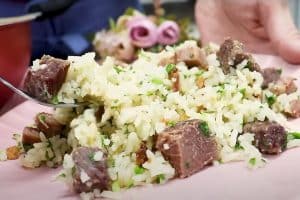 Arroz Carreteiro: Aprenda a Receita Tradicional Que é Pura Conexão com ...