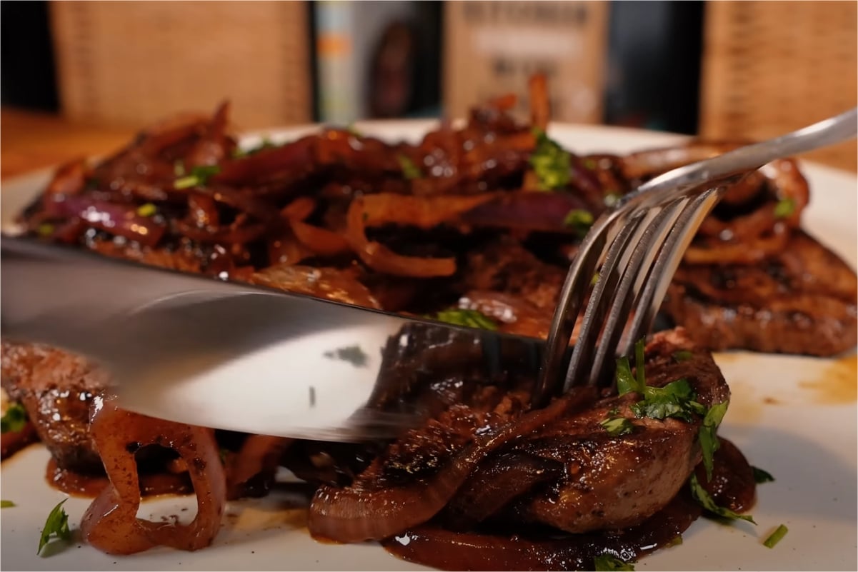 Bife Acebolado Suculento e Irresistível