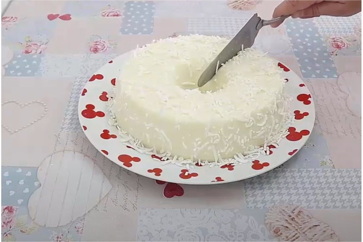 Pudim Mousse de Coco: Leveza e Sabor em Cada Mordida