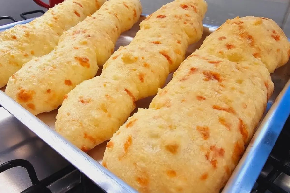 Biscoito de polvilho assado crocante por fora e macio por dentro