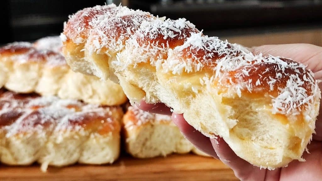 Rosca Caseira Fofinha e Dourada: Perfeita para Qualquer Momento